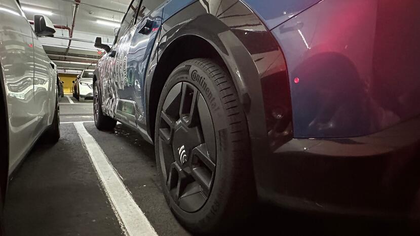 有數位後視鏡！「野生的」 Kia EV9 大型純電休旅在台捕獲::DDCAR 電動車